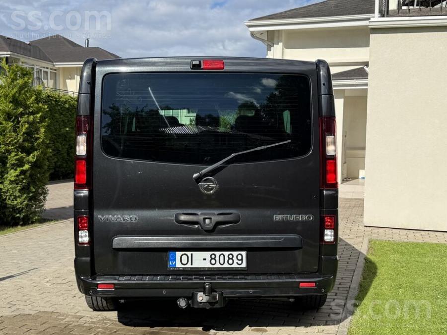Black Opel Vivaro 2017 in Riga, with an engine capacity of 1.60 L and mileage of 130 thousand km for 15800 €, photo 7 on AUTOMOTO.COM.LV