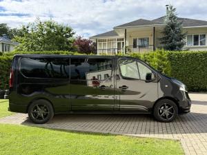 Black Opel Vivaro 2017 in Riga, with an engine capacity of 1.60 L and mileage of 130 thousand km for 15800 €, photo 12 on AUTOMOTO.COM.LV
