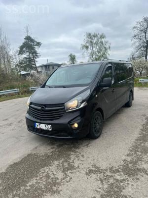 Black Opel Vivaro 2017 in Riga, with an engine capacity of 1.60 L and mileage of 380 thousand km for 10500 €, photo 3 on AUTOMOTO.COM.LV