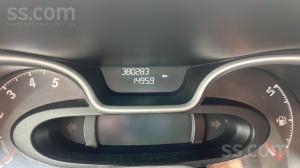 Black Opel Vivaro 2017 in Riga, with an engine capacity of 1.60 L and mileage of 380 thousand km for 10500 €, photo 5 on AUTOMOTO.COM.LV