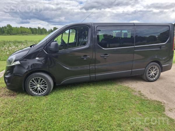 Black Opel Vivaro 2018 in Valmiera, with an engine capacity of 1.60 L and mileage of 274 thousand km for 10500 €, photo 4 on AUTOMOTO.COM.LV