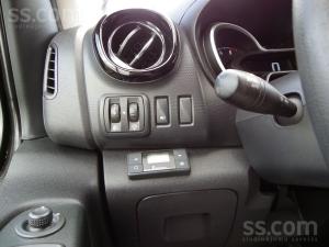 Black Opel Vivaro 2018 in Valka, with an engine capacity of 1.60 L and mileage of 214 thousand km for 9500 €, photo 15 on AUTOMOTO.COM.LV