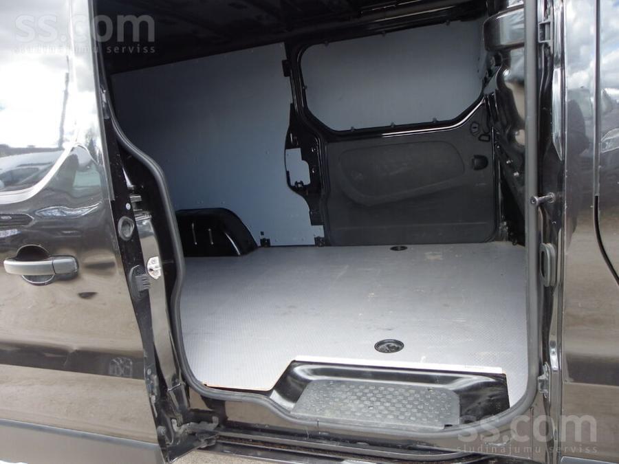 Black Opel Vivaro 2018 in Valka, with an engine capacity of 1.60 L and mileage of 214 thousand km for 9500 €, photo 19 on AUTOMOTO.COM.LV
