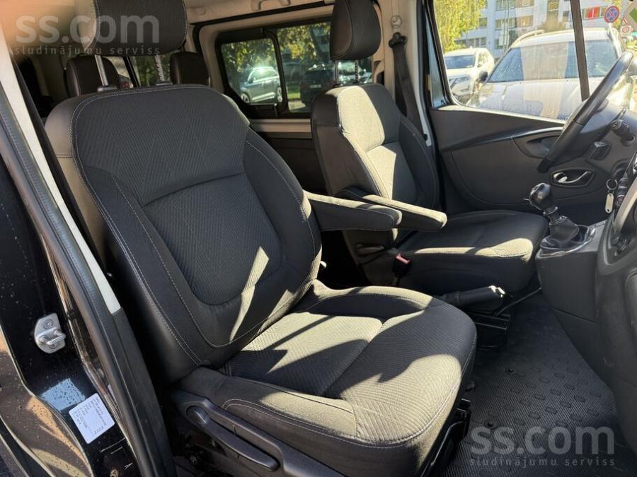 Black Opel Vivaro 2020 in Riga, with an engine capacity of 1.60 L and mileage of 137 thousand km for 15700 €, photo 12 on AUTOMOTO.COM.LV