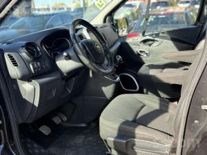 Black Opel Vivaro 2020 in Riga, with an engine capacity of 1.60 L and mileage of 137 thousand km for 15700 €, photo 13 on AUTOMOTO.COM.LV