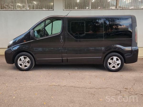 Black Opel Vivaro 2003 in Ogre, with an engine capacity of 1.90 L and mileage of 320 thousand km for 6650 €, photo 6 on AUTOMOTO.COM.LV