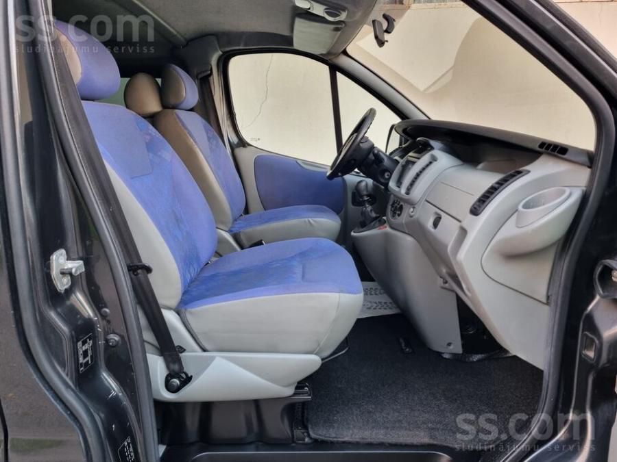 Black Opel Vivaro 2003 in Ogre, with an engine capacity of 1.90 L and mileage of 320 thousand km for 6650 €, photo 10 on AUTOMOTO.COM.LV