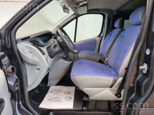 Black Opel Vivaro 2003 in Ogre, with an engine capacity of 1.90 L and mileage of 320 thousand km for 6650 €, photo 11 on AUTOMOTO.COM.LV