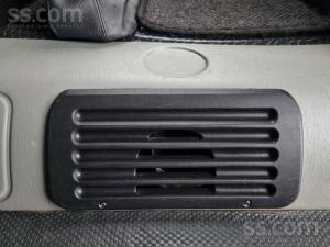 Black Opel Vivaro 2003 in Ogre, with an engine capacity of 1.90 L and mileage of 320 thousand km for 6650 €, photo 20 on AUTOMOTO.COM.LV