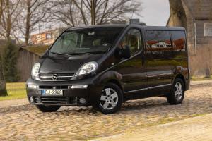 Black Opel Vivaro 2005 in Jelgava, with an engine capacity of 1.90 L and mileage of 365 thousand km for 4500 €, photo  on AUTOMOTO.COM.LV