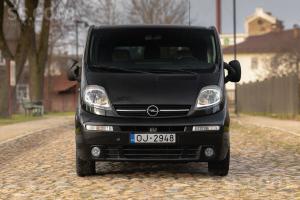 Black Opel Vivaro 2005 in Jelgava, with an engine capacity of 1.90 L and mileage of 365 thousand km for 4500 €, photo 4 on AUTOMOTO.COM.LV