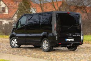 Black Opel Vivaro 2005 in Jelgava, with an engine capacity of 1.90 L and mileage of 365 thousand km for 4500 €, photo 5 on AUTOMOTO.COM.LV