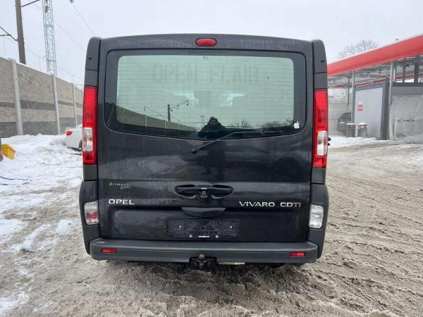 Black Opel Vivaro 2006 in Vilnius, with an engine capacity of 2.00 L and mileage of 266 thousand km for 5800 €, photo 6 on AUTOMOTO.COM.LV
