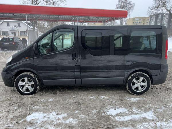 Black Opel Vivaro 2006 in Vilnius, with an engine capacity of 2.00 L and mileage of 266 thousand km for 5800 €, photo 8 on AUTOMOTO.COM.LV