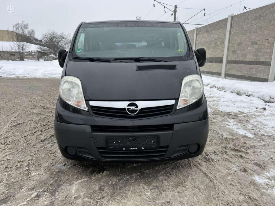 Black Opel Vivaro 2006 in Vilnius, with an engine capacity of 2.00 L and mileage of 266 thousand km for 5800 €, photo 2 on AUTOMOTO.COM.LV