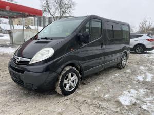 Black Opel Vivaro 2006 in Vilnius, with an engine capacity of 2.00 L and mileage of 266 thousand km for 5800 €, photo 8 on AUTOMOTO.COM.LV