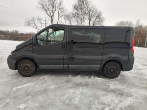 Black Opel Vivaro 2007 in Marijampole, with an engine capacity of 2.00 L and mileage of 293 thousand km for 6200 €, photo 3 on AUTOMOTO.COM.LV