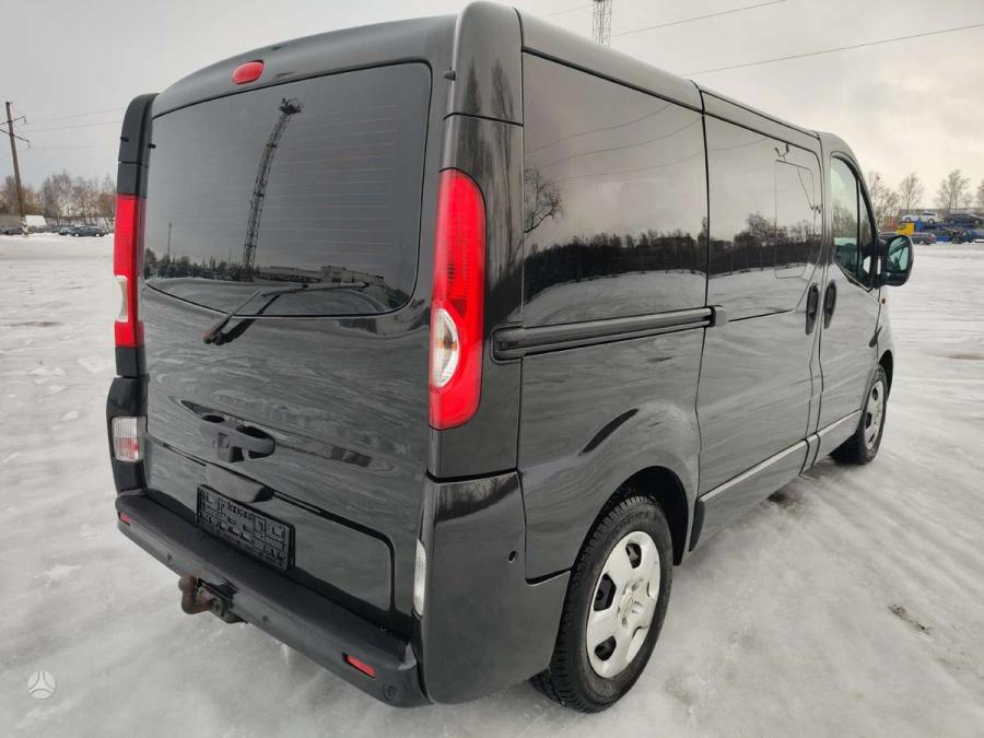 Melns Opel Vivaro 2008 Marijampole, ar dzinēja tilpumu 2.46 L un nobraukumu 256 tūkst. km par 6600 €, foto 4 vietnē AUTOMOTO.COM.LV