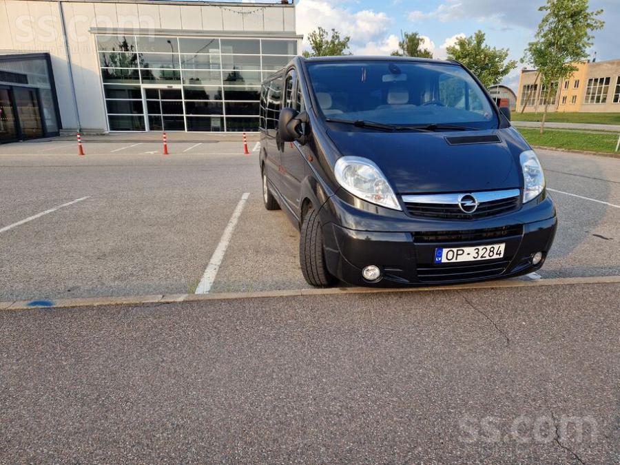 Melns Opel Vivaro 2009 Rīga, ar dzinēja tilpumu 2.50 L un nobraukumu 516 tūkst. km par 3400 €, foto 4 vietnē AUTOMOTO.COM.LV