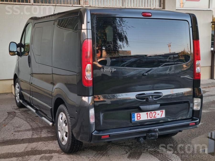 Melns Opel Vivaro 2009 Ogre, ar dzinēja tilpumu 2.50 L un nobraukumu 309 tūkst. km par 8150 €, foto 7 vietnē AUTOMOTO.COM.LV