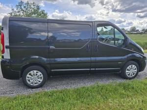 Black Opel Vivaro 2010 in Riga, with an engine capacity of 2.00 L and mileage of 276 thousand km for 3000 €, photo 4 on AUTOMOTO.COM.LV