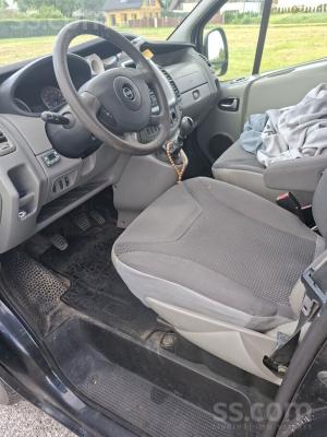 Black Opel Vivaro 2010 in Riga, with an engine capacity of 2.00 L and mileage of 276 thousand km for 3000 €, photo 6 on AUTOMOTO.COM.LV