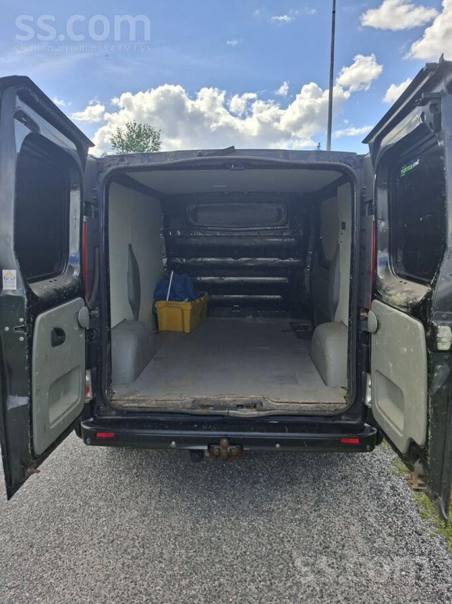 Black Opel Vivaro 2010 in Riga, with an engine capacity of 2.00 L and mileage of 276 thousand km for 3000 €, photo 7 on AUTOMOTO.COM.LV