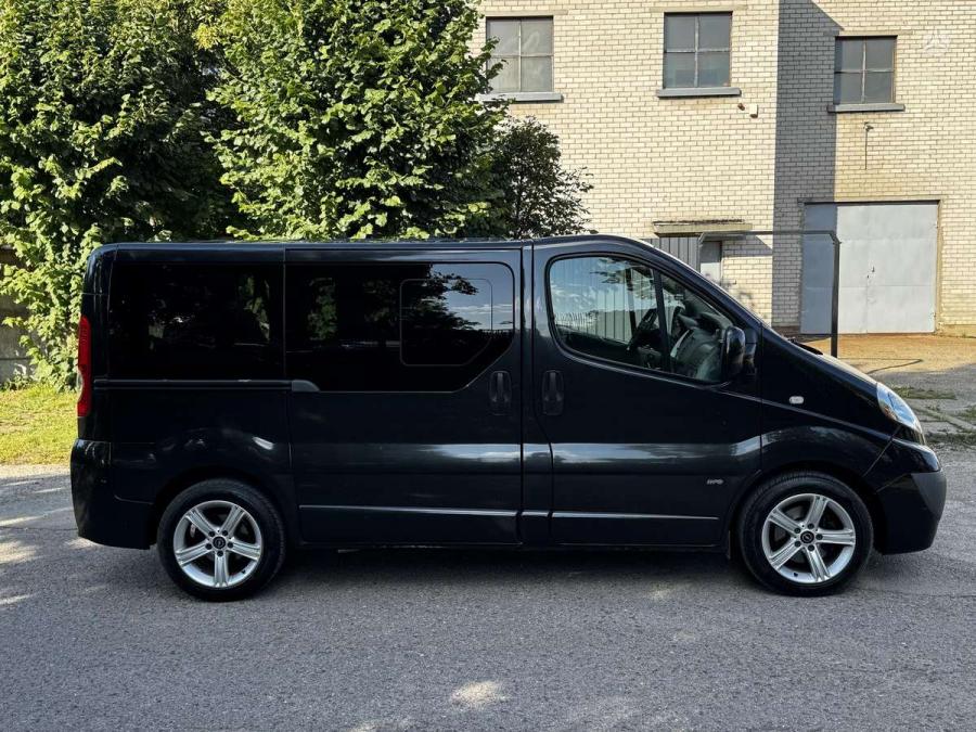 Melns Opel Vivaro 2011 Šauļi, ar dzinēja tilpumu 2.50 L un nobraukumu 201 tūkst. km par 10450 €, foto 7 vietnē AUTOMOTO.COM.LV