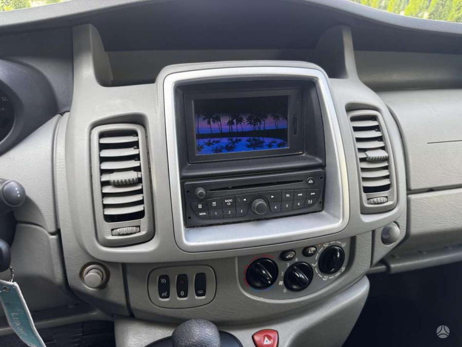 Melns Opel Vivaro 2011 Šauļi, ar dzinēja tilpumu 2.50 L un nobraukumu 201 tūkst. km par 10450 €, foto 16 vietnē AUTOMOTO.COM.LV