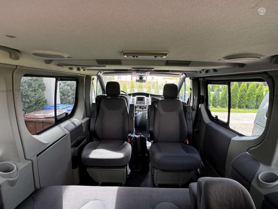 Melns Opel Vivaro 2011 Šauļi, ar dzinēja tilpumu 2.50 L un nobraukumu 201 tūkst. km par 10450 €, foto 18 vietnē AUTOMOTO.COM.LV