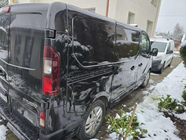 Melns Opel Vivaro 2014 Rokiškis, ar dzinēja tilpumu 1.60 L un nobraukumu 257 tūkst. km par 5200 €, foto 1 vietnē AUTOMOTO.COM.LV