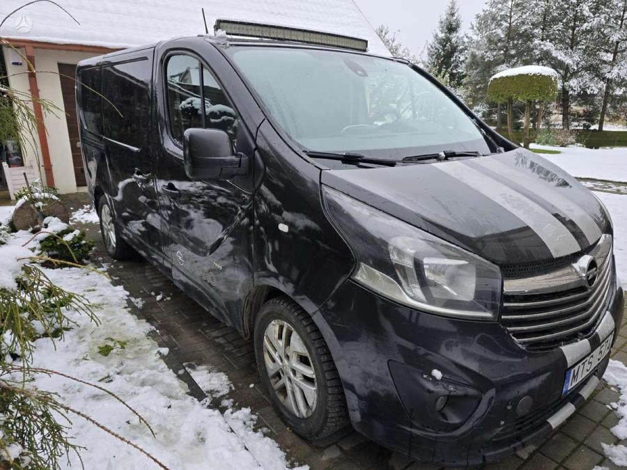 Black Opel Vivaro 2014 in Rokiskis, with an engine capacity of 1.60 L and mileage of 257 thousand km for 5200 €, photo 5 on AUTOMOTO.COM.LV