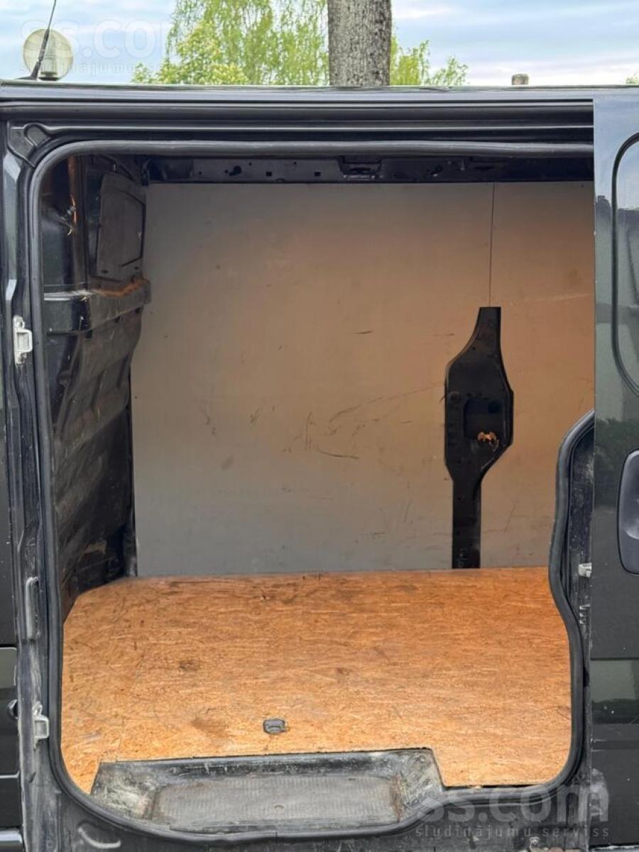 Melns Opel Vivaro 2014 Cēsis, ar dzinēja tilpumu 2.00 L un nobraukumu 170 tūkst. km par 3995 €, foto 6 vietnē AUTOMOTO.COM.LV