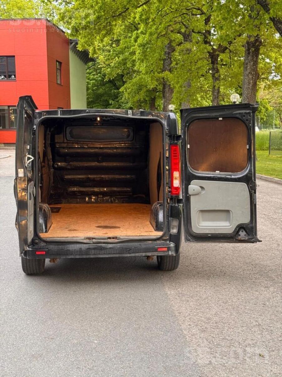 Melns Opel Vivaro 2014 Cēsis, ar dzinēja tilpumu 2.00 L un nobraukumu 170 tūkst. km par 3995 €, foto 7 vietnē AUTOMOTO.COM.LV