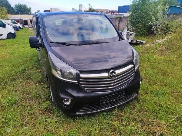 Черный Опель Виваро 2015 в Вильнюс, объемом двигателя 1.60 л и пробегом 315 тыс. км за 4500 €, фото 2 на AUTOMOTO.COM.LV