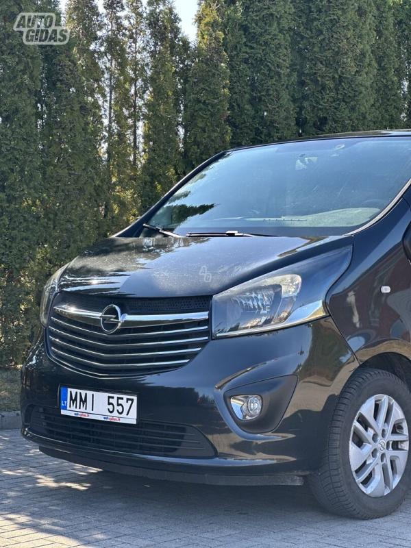 Black Opel Vivaro 2016 in Vilnius, with an engine capacity of 1.60 L and mileage of 352 thousand km for 11200 €, photo 2 on AUTOMOTO.COM.LV