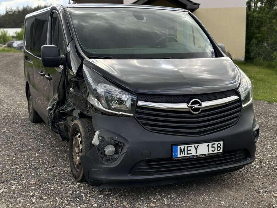 Black Opel Vivaro 2017 in Ukmerge, with an engine capacity of 1.60 L and mileage of 330 thousand km for 6400 €, photo 5 on AUTOMOTO.COM.LV