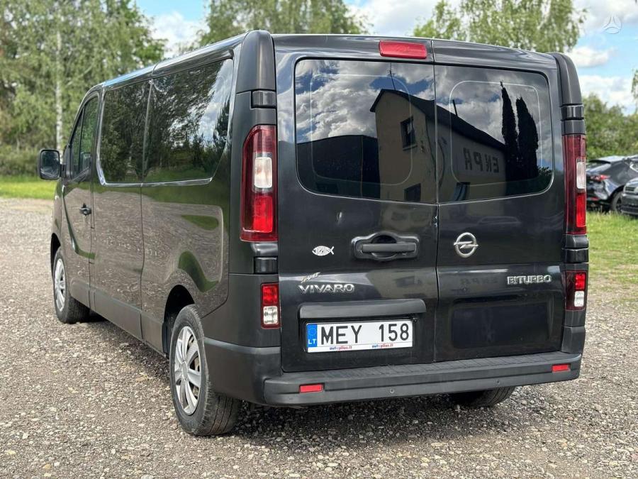 Black Opel Vivaro 2017 in Ukmerge, with an engine capacity of 1.60 L and mileage of 330 thousand km for 6400 €, photo 7 on AUTOMOTO.COM.LV