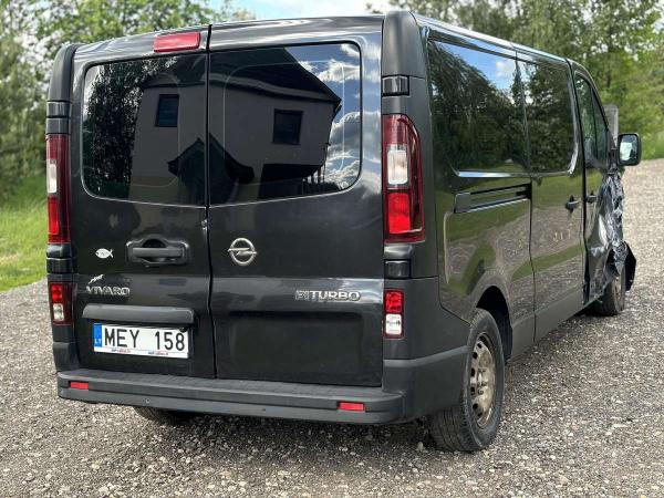 Melns Opel Vivaro 2017 Ukmergė, ar dzinēja tilpumu 1.60 L un nobraukumu 330 tūkst. km par 6400 €, foto 8 vietnē AUTOMOTO.COM.LV