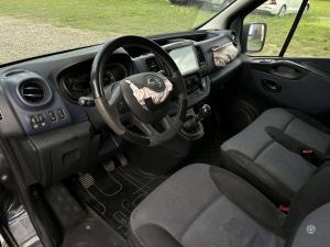 Black Opel Vivaro 2017 in Ukmerge, with an engine capacity of 1.60 L and mileage of 330 thousand km for 6400 €, photo 10 on AUTOMOTO.COM.LV