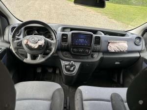Black Opel Vivaro 2017 in Ukmerge, with an engine capacity of 1.60 L and mileage of 330 thousand km for 6400 €, photo 11 on AUTOMOTO.COM.LV