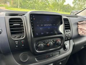 Black Opel Vivaro 2017 in Ukmerge, with an engine capacity of 1.60 L and mileage of 330 thousand km for 6400 €, photo 12 on AUTOMOTO.COM.LV