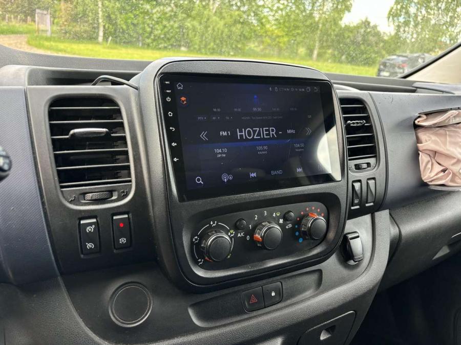 Black Opel Vivaro 2017 in Ukmerge, with an engine capacity of 1.60 L and mileage of 330 thousand km for 6400 €, photo 12 on AUTOMOTO.COM.LV