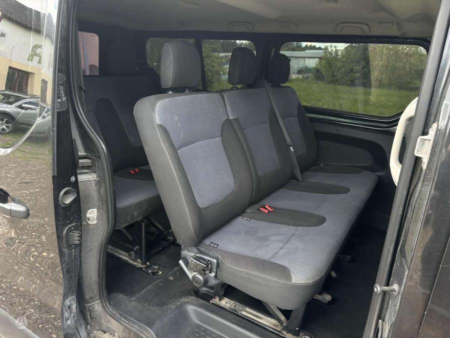 Black Opel Vivaro 2017 in Ukmerge, with an engine capacity of 1.60 L and mileage of 330 thousand km for 6400 €, photo 13 on AUTOMOTO.COM.LV