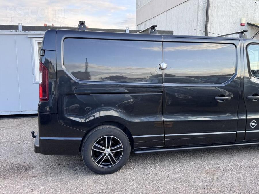 Black Opel Vivaro 2017 in Daugavpils, with an engine capacity of 1.60 L and mileage of 0 thousand km for 8300 €, photo 10 on AUTOMOTO.COM.LV