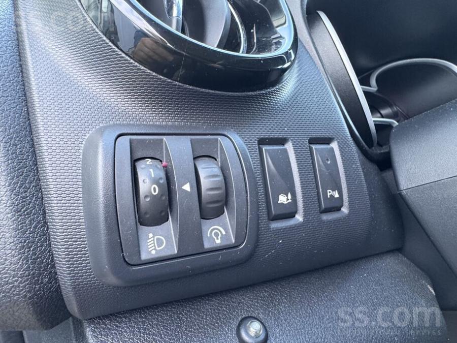 Black Opel Vivaro 2017 in Daugavpils, with an engine capacity of 1.60 L and mileage of 0 thousand km for 8300 €, photo 19 on AUTOMOTO.COM.LV