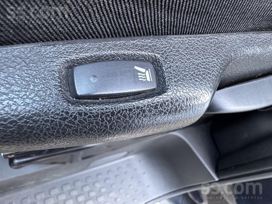 Black Opel Vivaro 2017 in Daugavpils, with an engine capacity of 1.60 L and mileage of 0 thousand km for 8300 €, photo 20 on AUTOMOTO.COM.LV