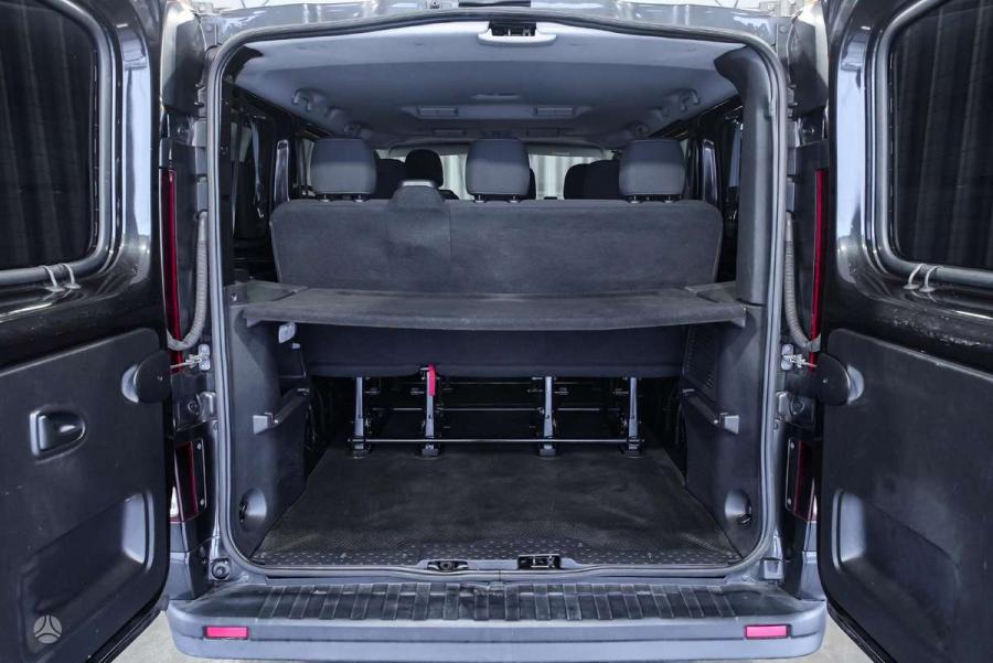 Black Opel Vivaro 2018 in Marijampole, with an engine capacity of 1.60 L and mileage of 164 thousand km for 12750 €, photo 11 on AUTOMOTO.COM.LV