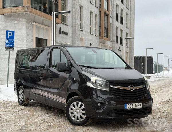 Black Opel Vivaro 2018 in Valka, with an engine capacity of 1.60 L and mileage of 185 thousand km for 14699 €, photo 2 on AUTOMOTO.COM.LV