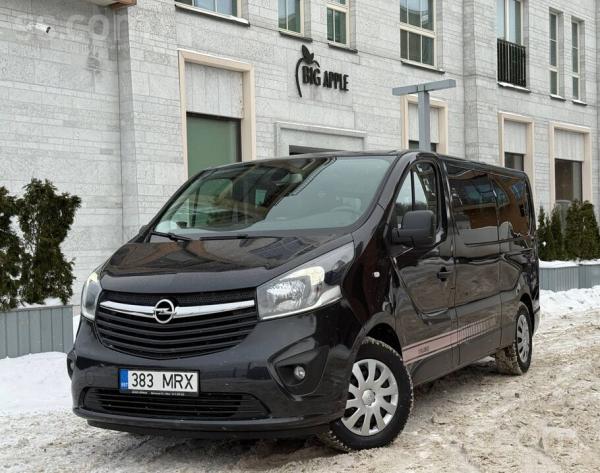 Black Opel Vivaro 2018 in Valka, with an engine capacity of 1.60 L and mileage of 185 thousand km for 14699 €, photo 4 on AUTOMOTO.COM.LV
